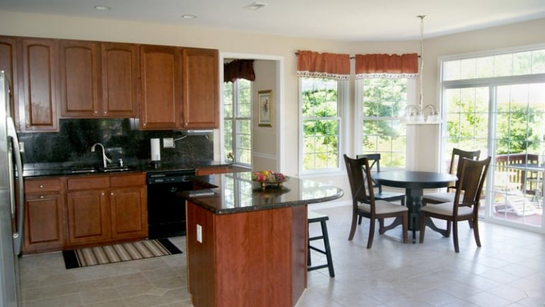Large Picture Windows: Improve The Aesthetics Of Your Kitchen - Ulric Home